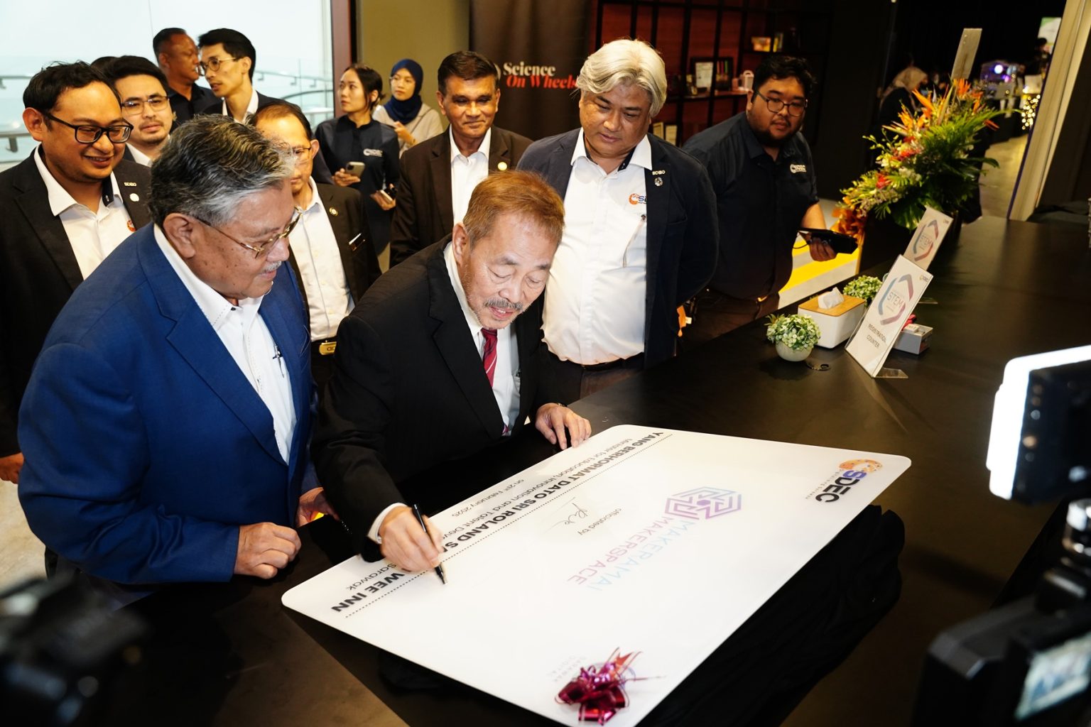 SDEC launches Makeramai Makerspace in conjunction with 2nd annual Sarawak Digital STEM Demo Day ...